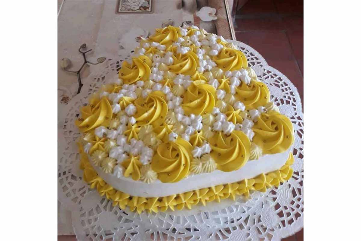 Mercadito Holguín - Mini cake corazón (22cm x 10cm de alto) - Envío a ...