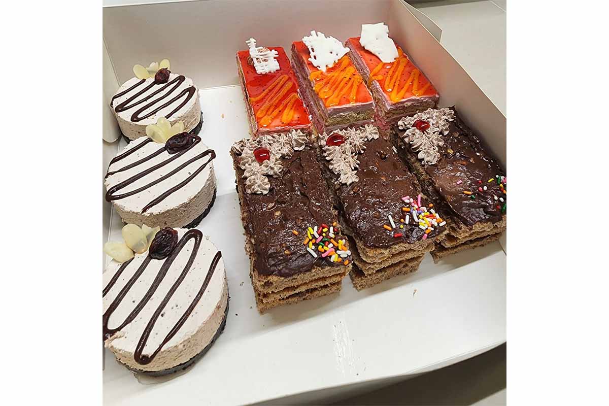 Repostería Mi Bohío Finca La Pinta - Box of 9 fine sweets - Delivery ...