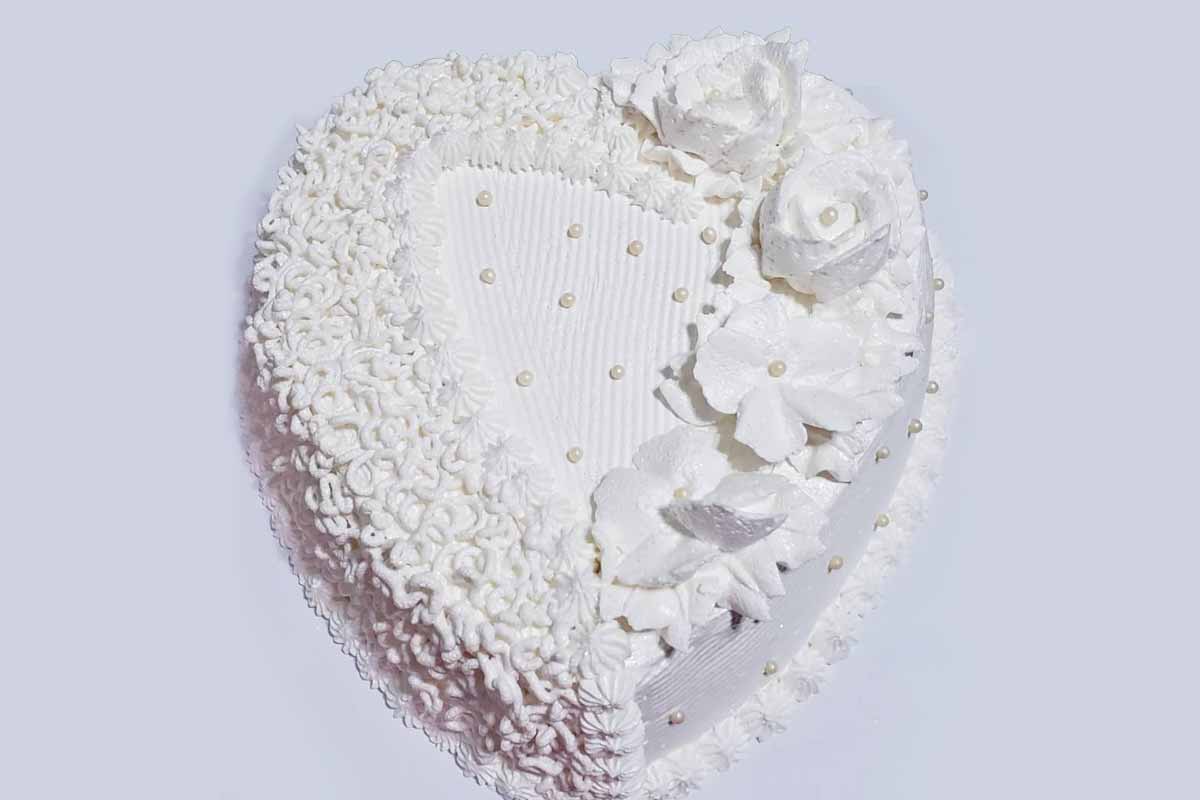 Nuria's Cakes - Torta Fabiola de vainilla (25cm x 10cm de alto) - Envío ...