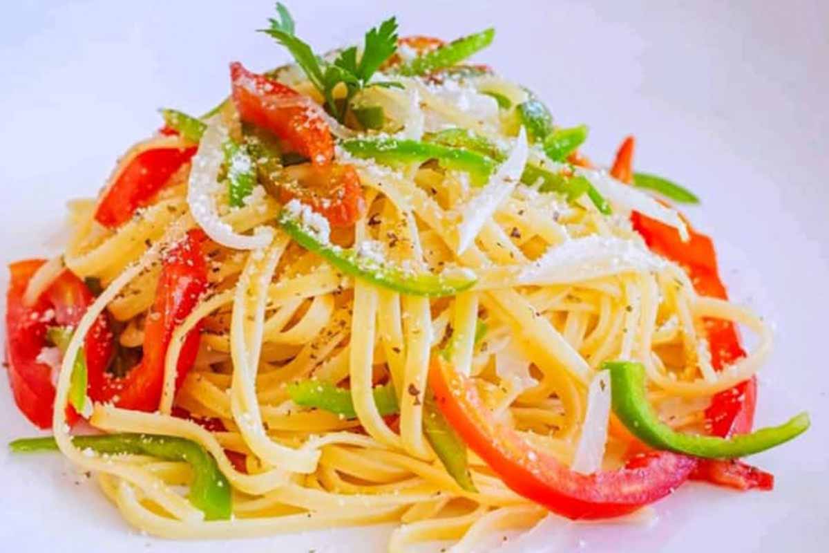 7 Días - Fettuccini with vegetables and parmesan cheese - Delivery Service