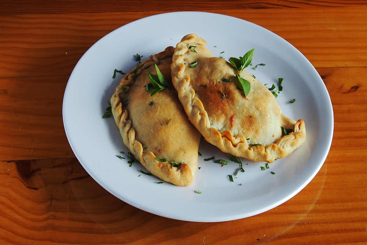 Yo Invito - 2 Mini calzones - Envío a domicilio