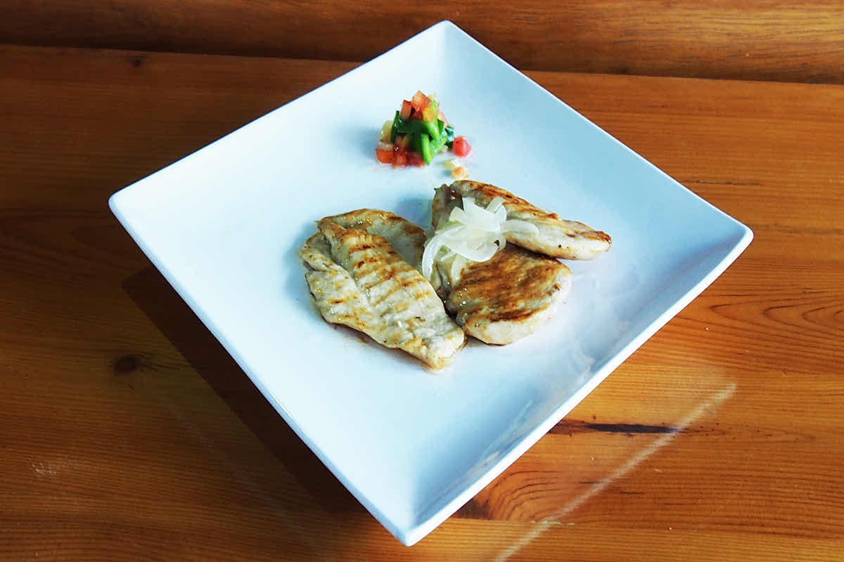 Yo Invito - Pechuga de pollo grillé (240 g) + Guarniciones - Envío a ...