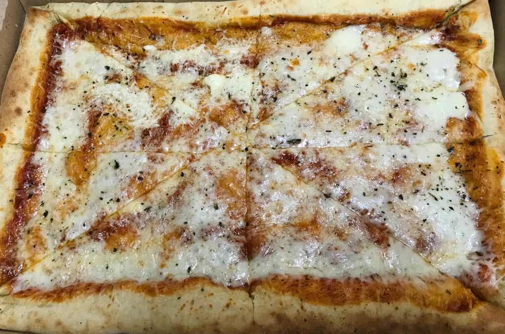 Homepizza Cuba - Stuffed-crust cheese pizza (40x30cm) - Delivery Service