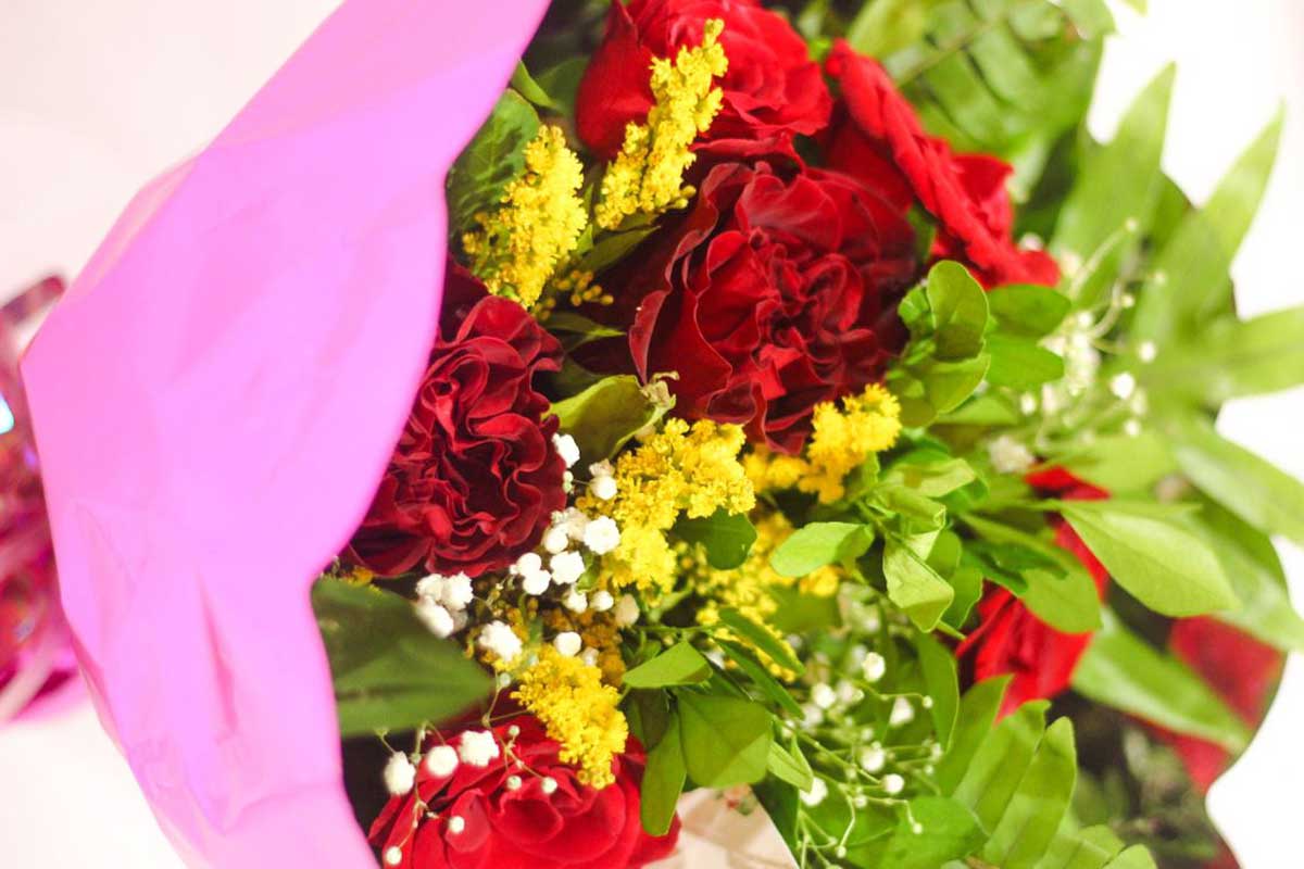 Pura Fiesta - Ramo de 3 flores - Envío a domicilio