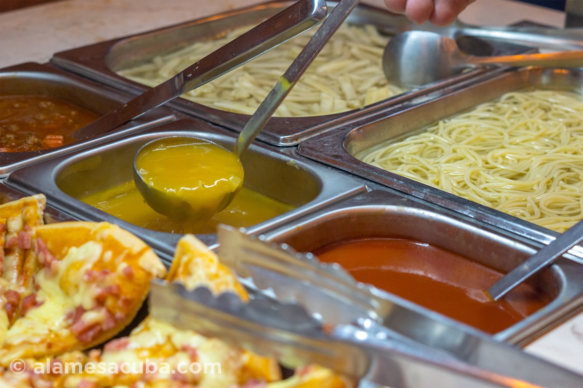 Vedado Buffet - AlaMesa Cuba