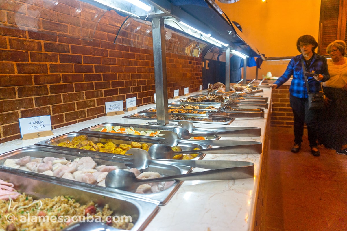Vedado Buffet - AlaMesa Cuba