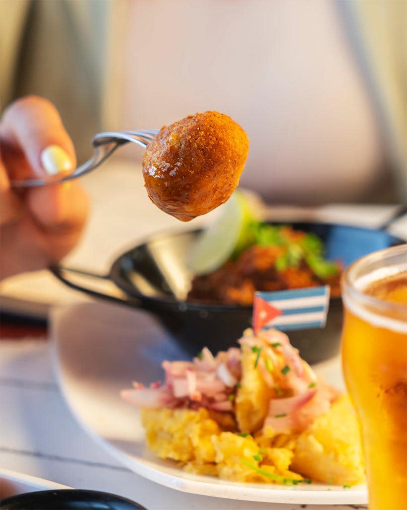 Mercy Bar Café - AlaMesa Cuba